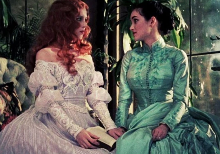 Horror History: Bram Stoker’s Dracula - Morbidly Beautiful